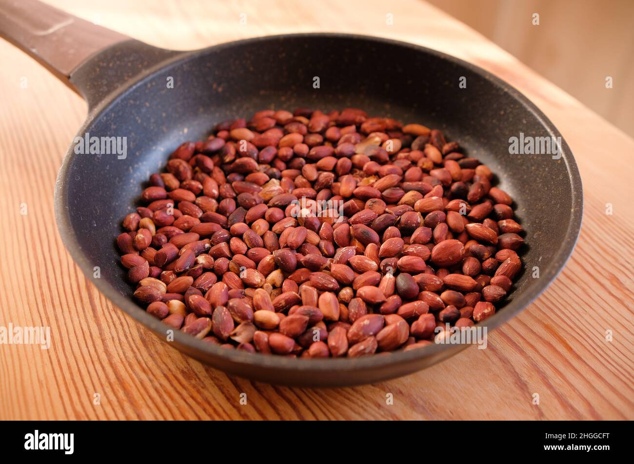 Peanuts pan hi-res stock photography and images - Alamy