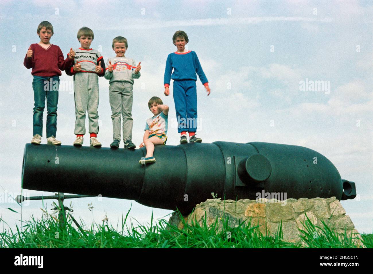 Children in ireland 1980s hi-res stock photography and images - Alamy