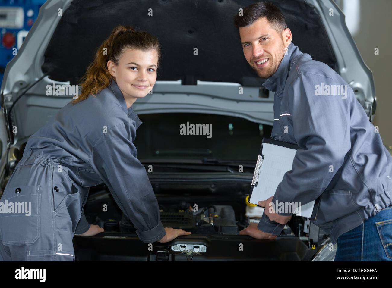 portrait of female mechanic apprentice Stock Photo - Alamy