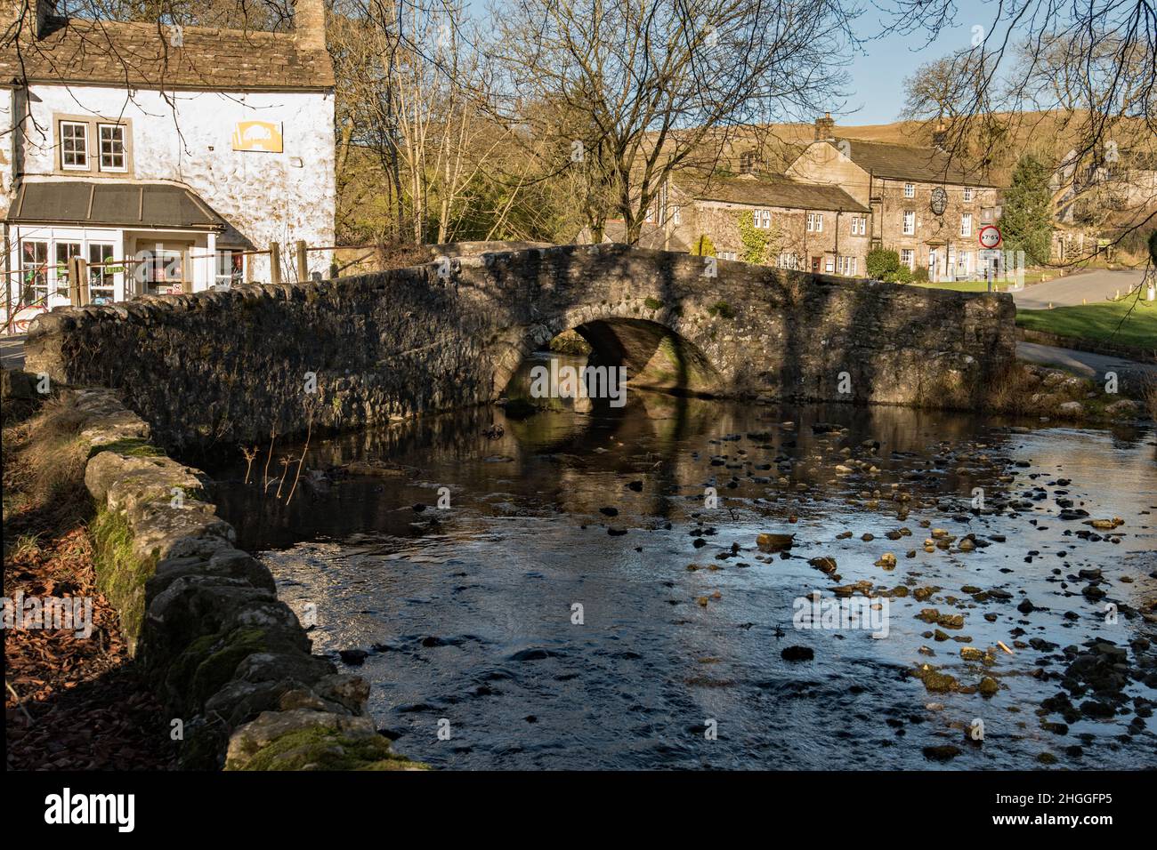 Malham public house hi-res stock photography and images - Alamy