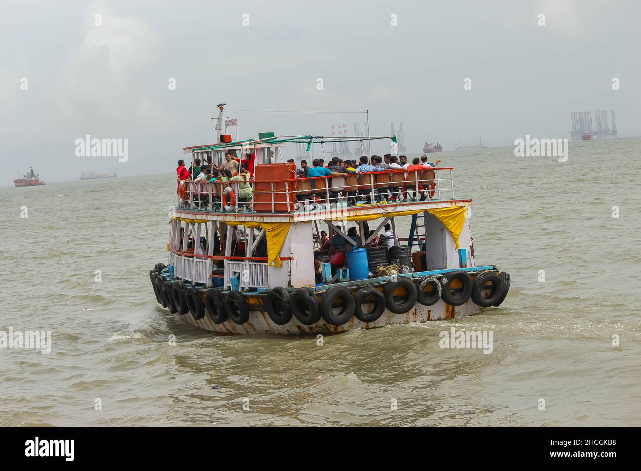 Seaside of Mumbai, Marine line, city view, Maharashtra, India Stock ...