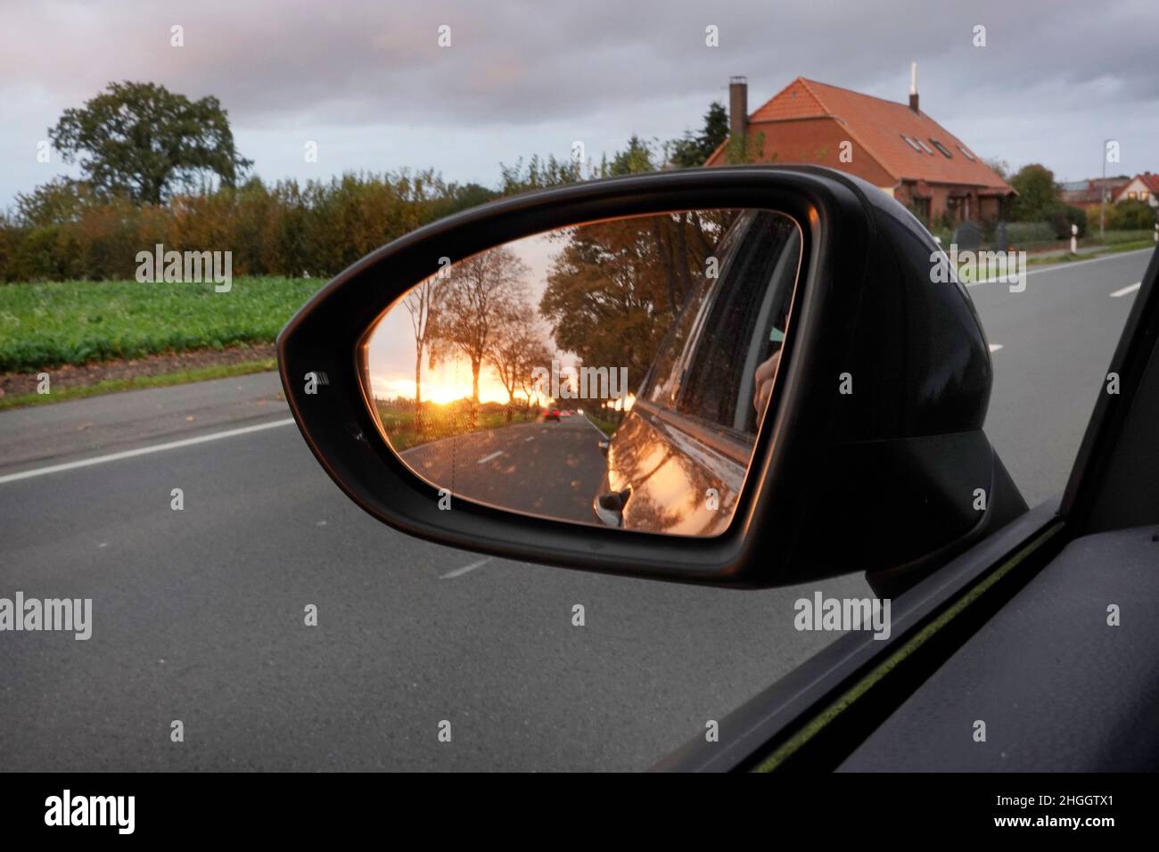 Car wing mirrors hi-res stock photography and images - Alamy