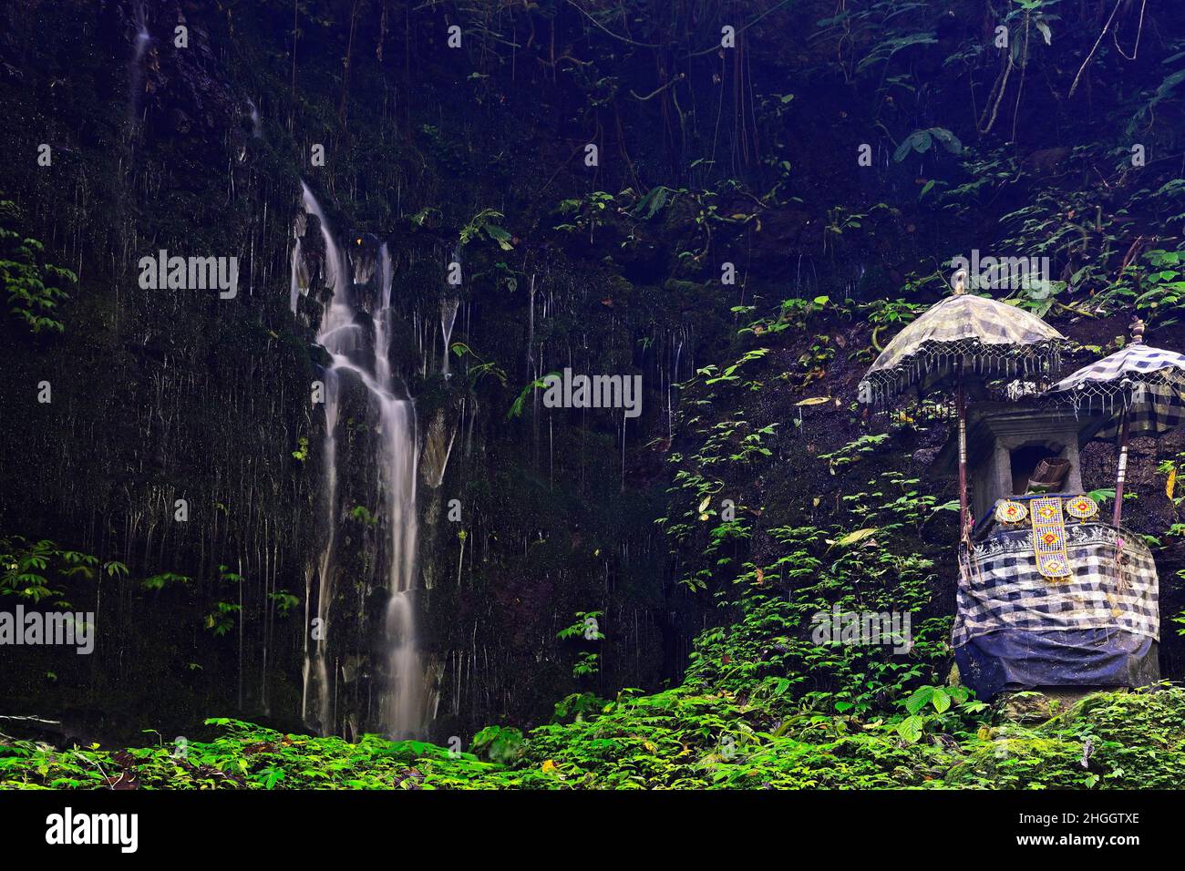 Small temple at the Git Git waterfall, Indonesia, Bali Stock Photo - Alamy
