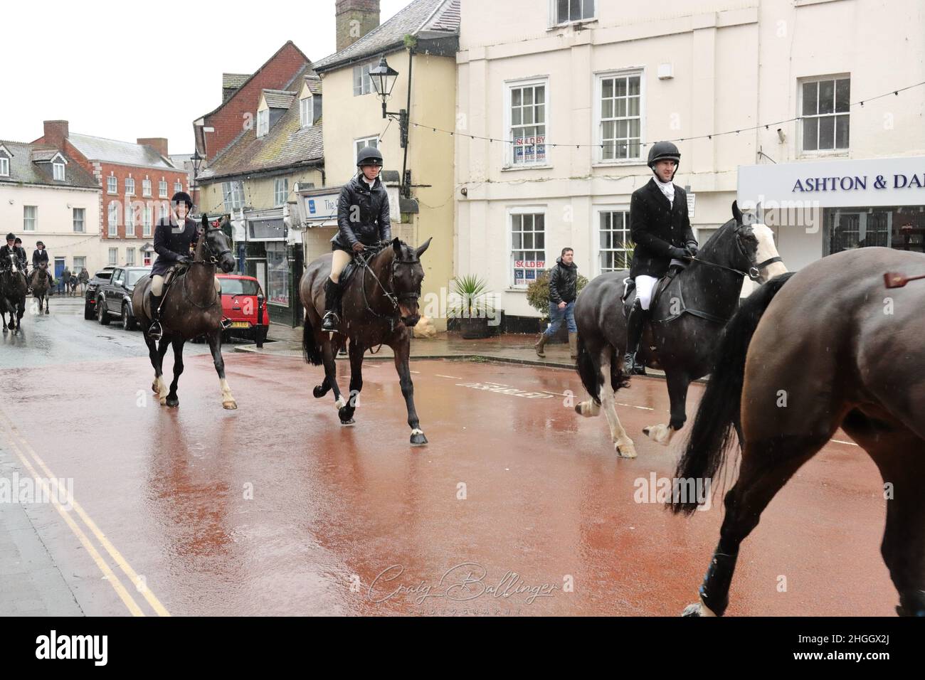 Traditional hunt jump hi-res stock photography and images - Alamy