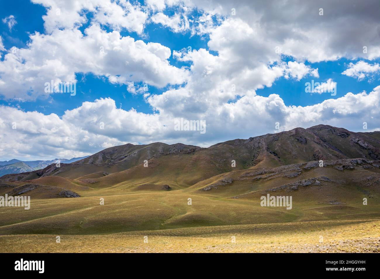 Remote xinjiang scenery hi-res stock photography and images - Alamy