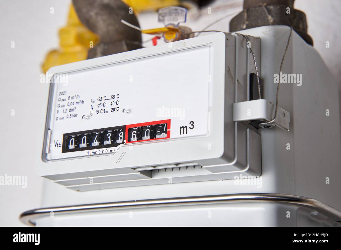 Closeup of a natural gas meter mounted on the pipeline Stock Photo - Alamy