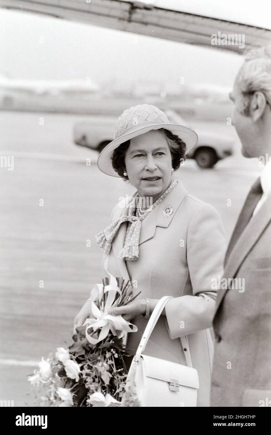 Queen Elizabeth II Heathrow Airport July 1982 Stock Photo - Alamy