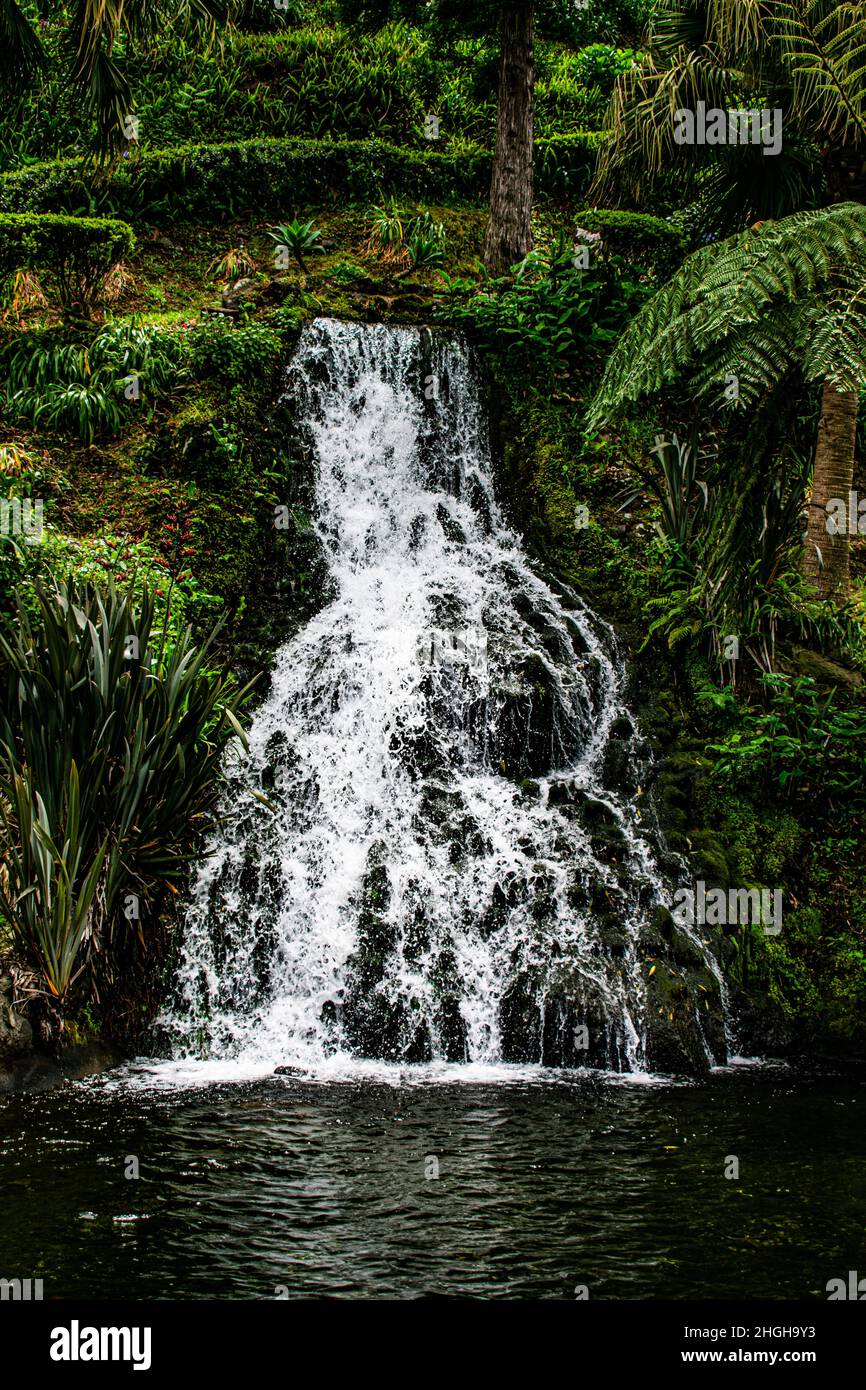 Making way through water hi-res stock photography and images - Alamy