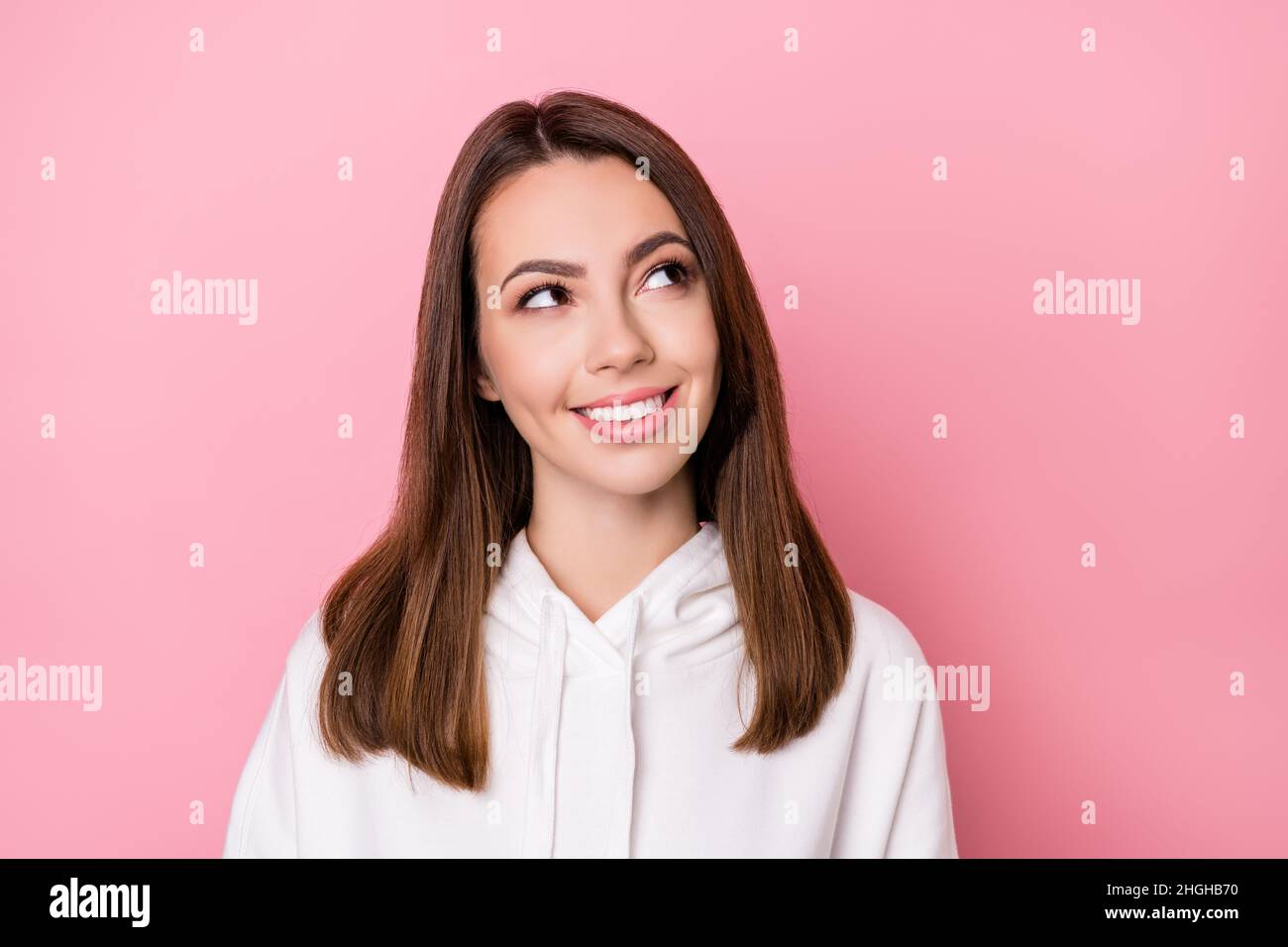 Photo of young cheerful girl happy positive smile curious interested ...