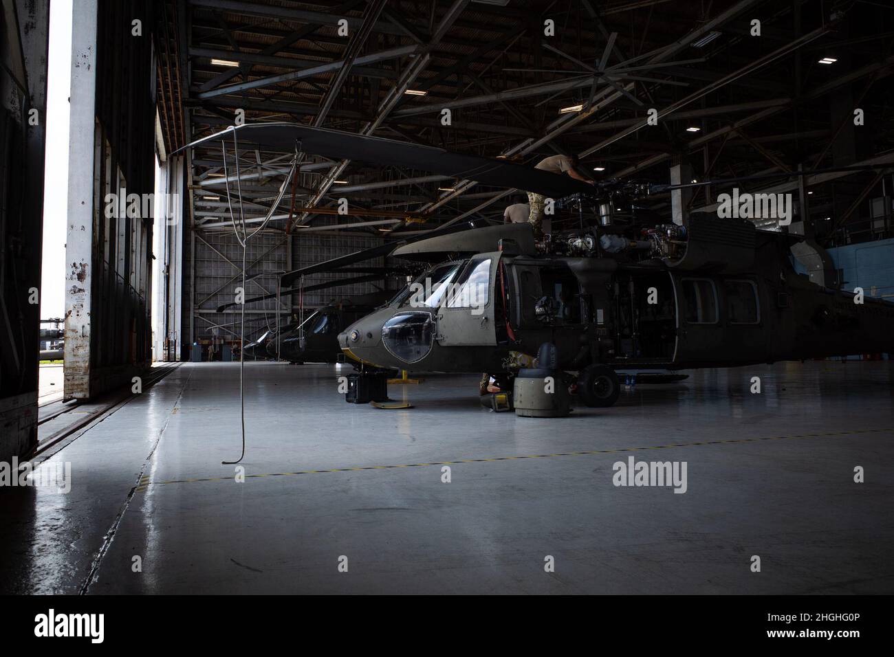 Black hawk maintainer hi-res stock photography and images - Alamy