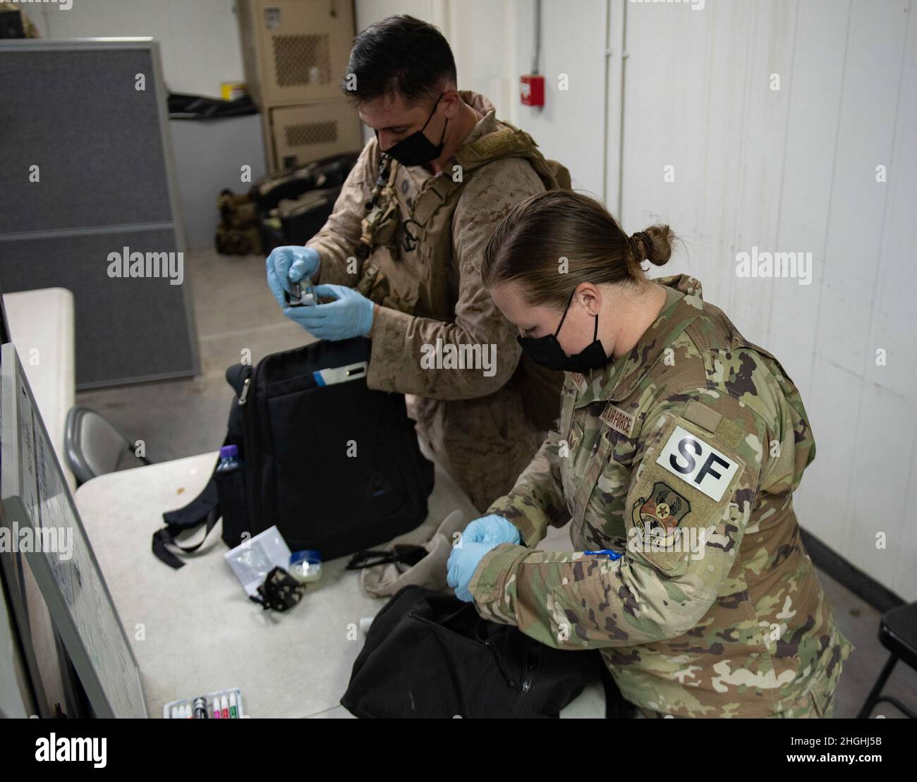 407th expeditionary security forces squadron hi-res stock photography ...