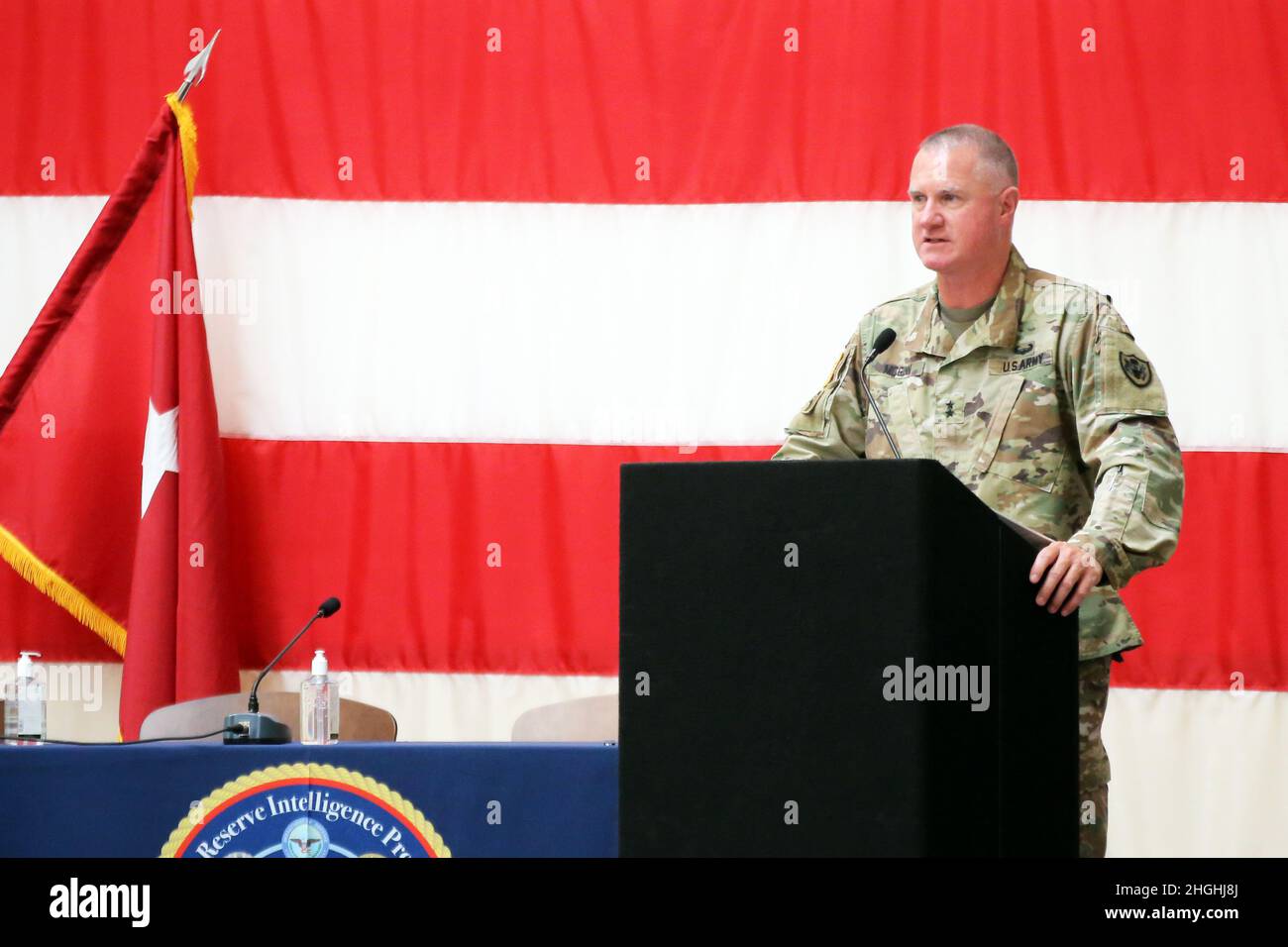 Joint reserve intelligence center hi-res stock photography and images ...