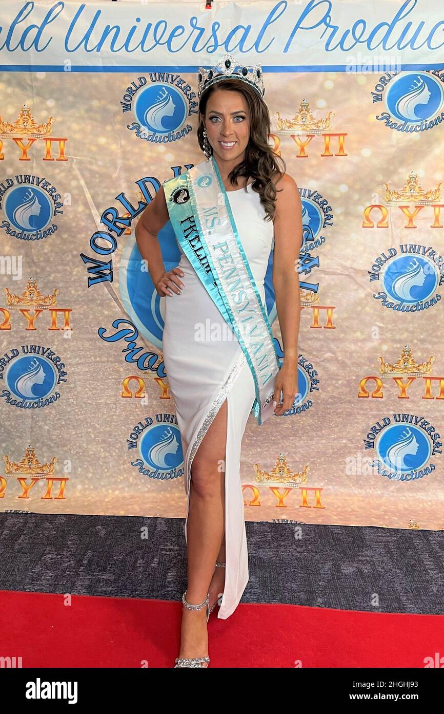 Warrant Officer 1 Amanda Taylor of the Pennsylvania National Guard's ...