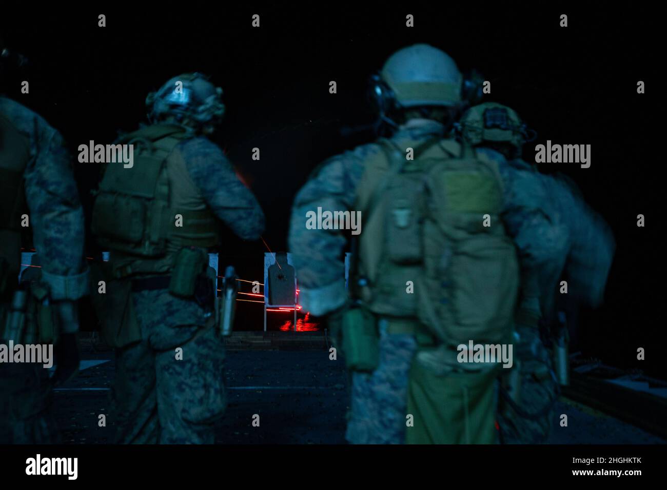 U.S. Marines with Force Reconnaissance Platoon, 31st Marine ...