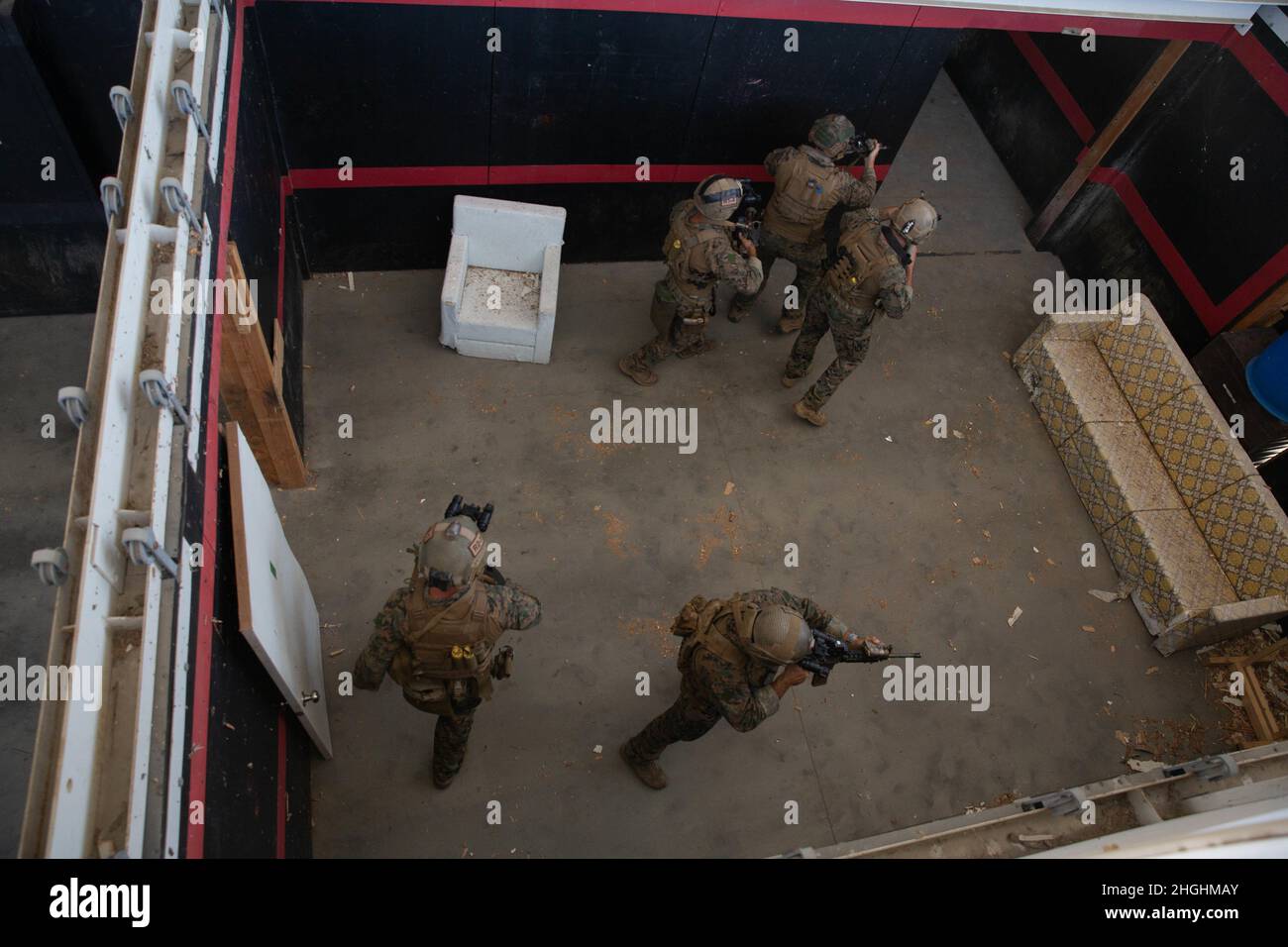 U.S. Marines with 1st Reconnaissance Battalion (1st Recon), 1st Marine ...
