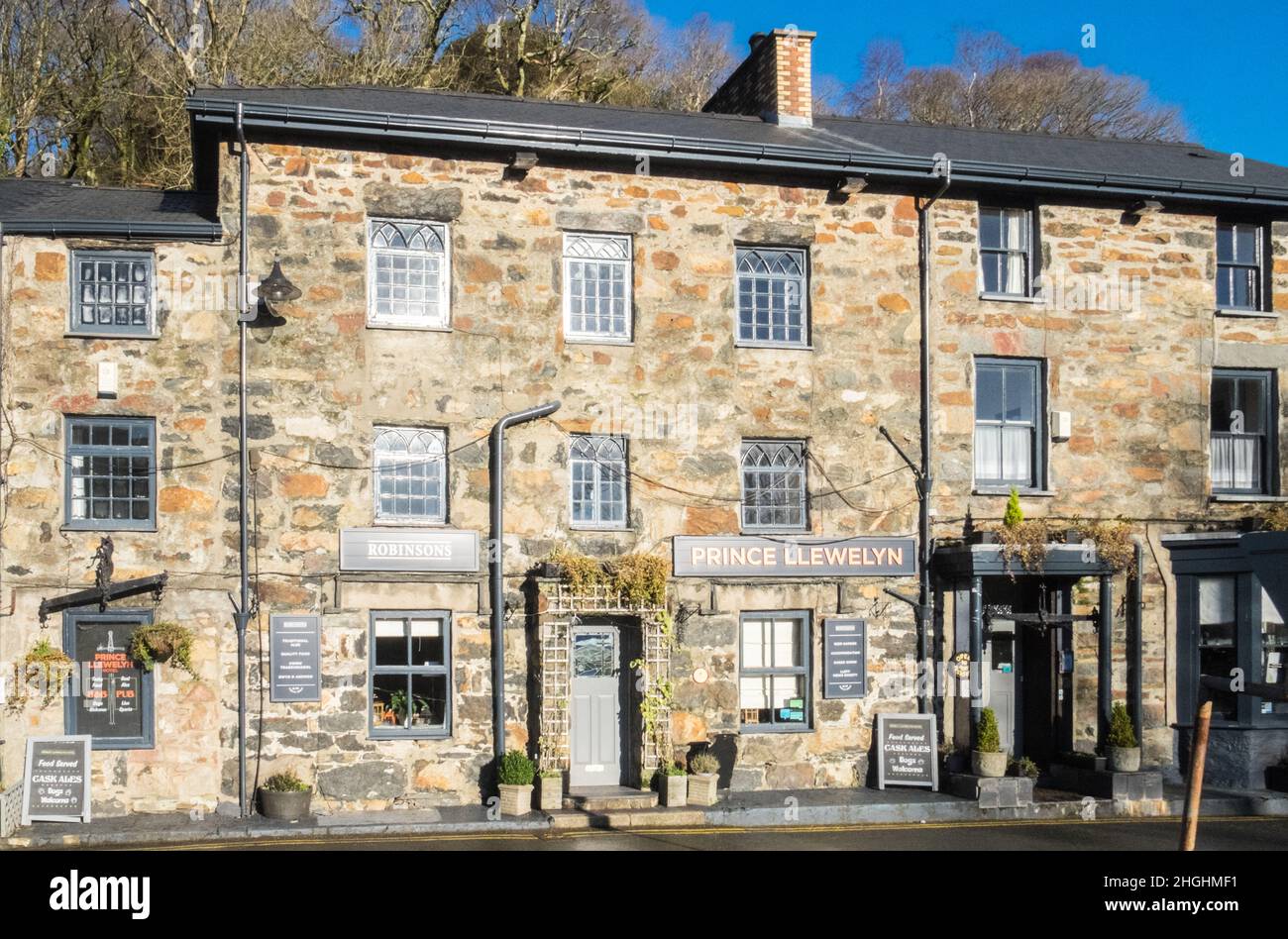 Prince Llewelyn,pub,hotel,Housing,property,buildings,in,Beddgelert,an ...