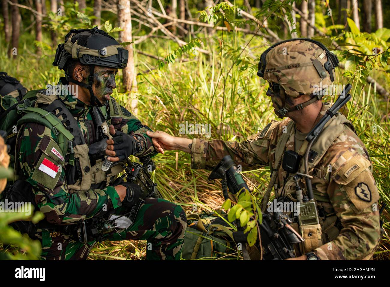U.S. Army Soldiers with 1st Battalion, 21st Infantry Regiment, 2nd ...