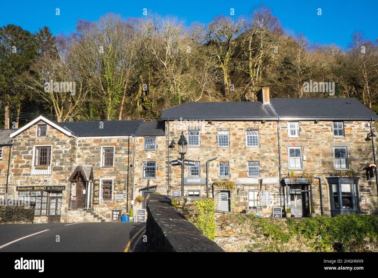 Prince Llewelyn,pub,hotel,Housing,property,buildings,in,Beddgelert,an ...