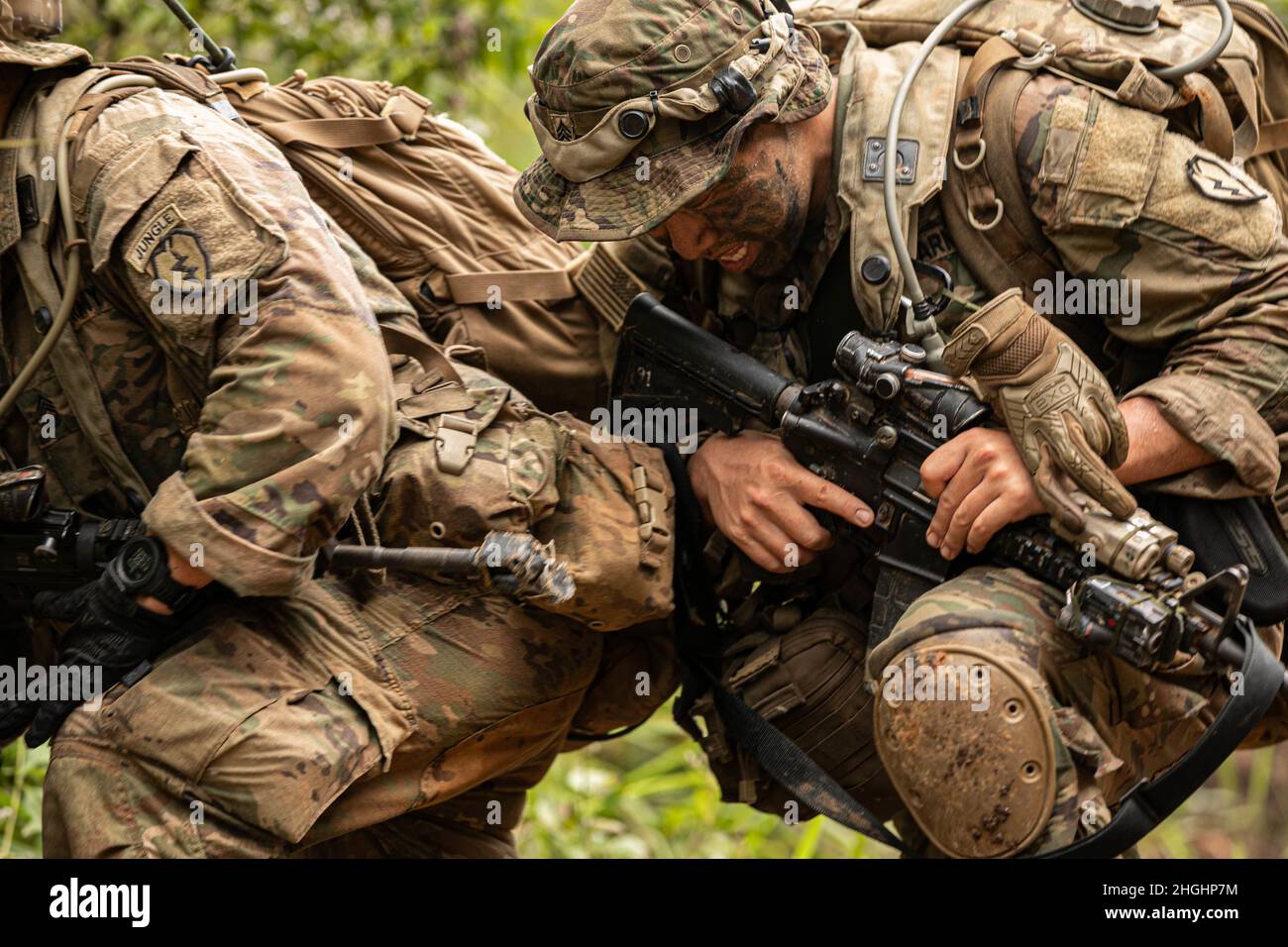 U.S. Army Soldiers with 1st Battalion, 21st Infantry Regiment, find ...