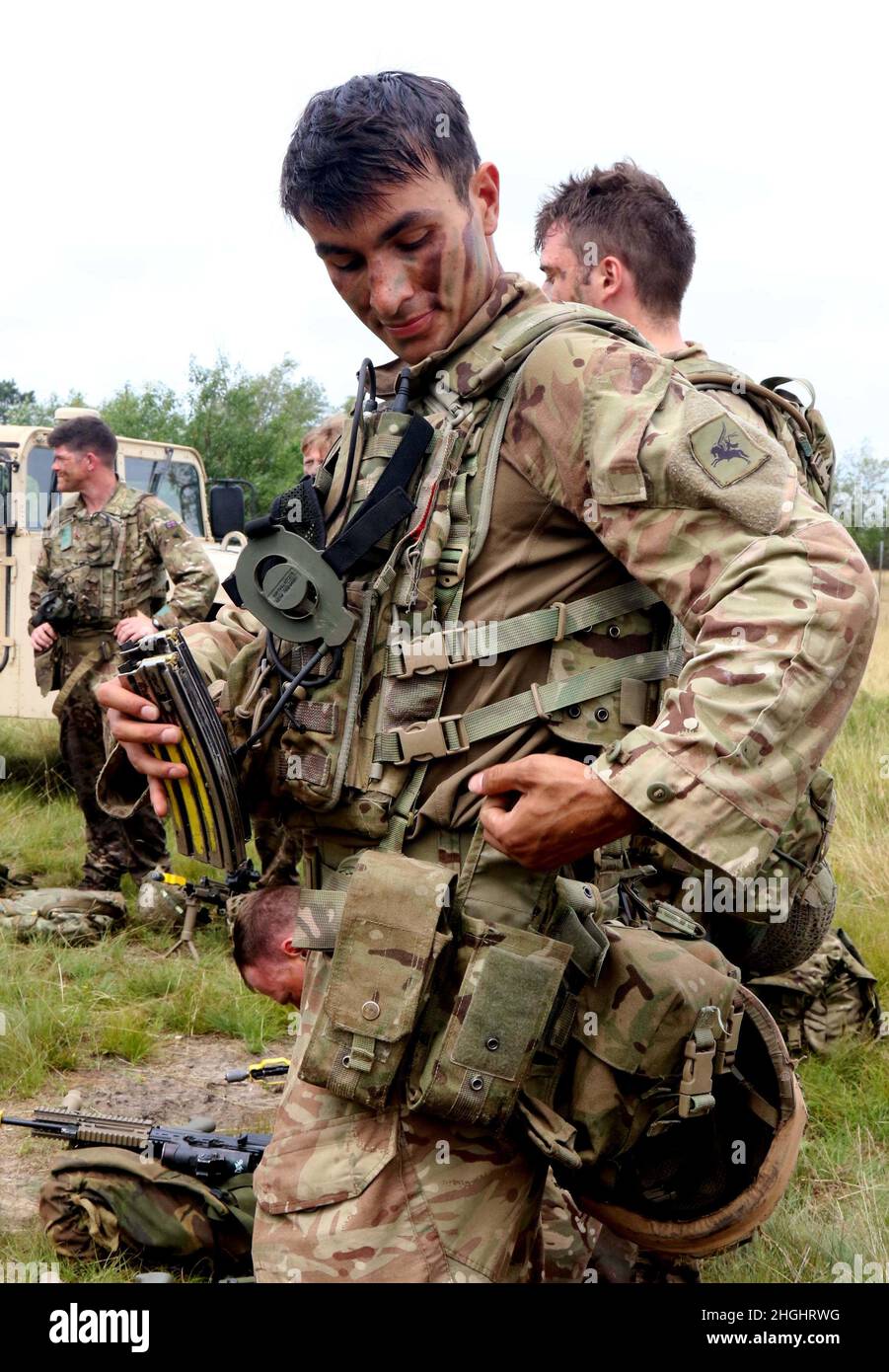 British soldiers with the 4th Battalion, Parachute Regiment (4 PARA ...