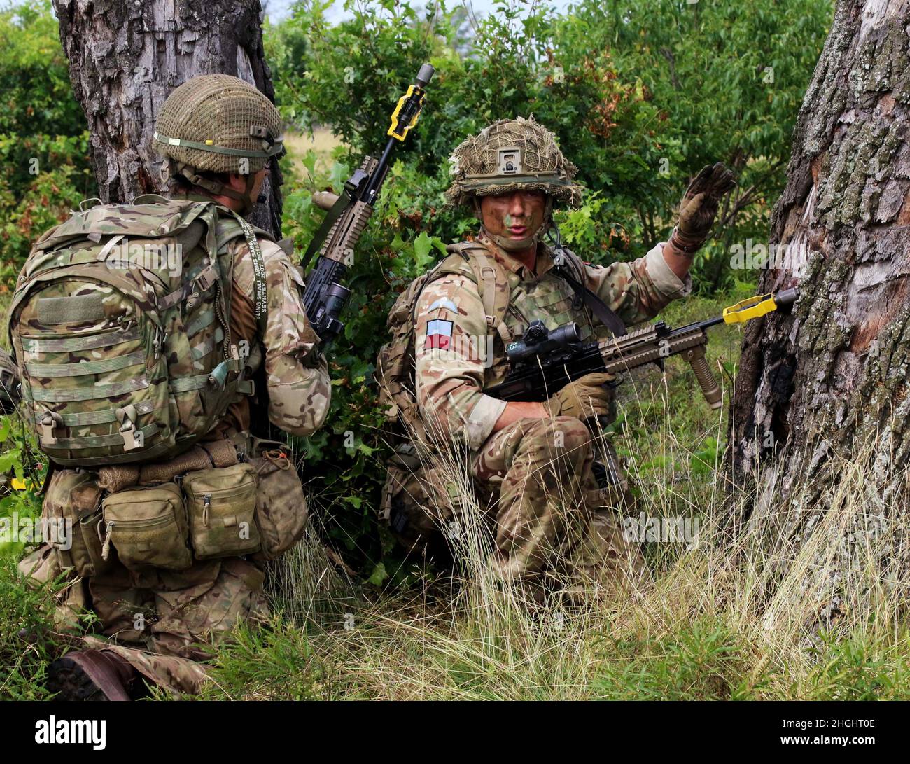 British soldiers with the 4th Battalion, Parachute Regiment (4 PARA ...