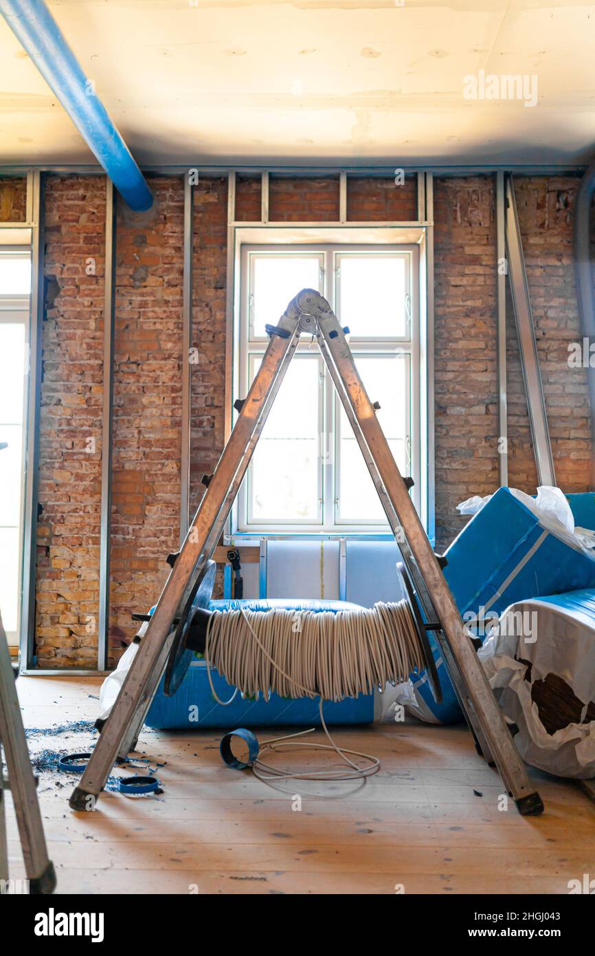 Scaffolding ladder beams hi-res stock photography and images - Alamy