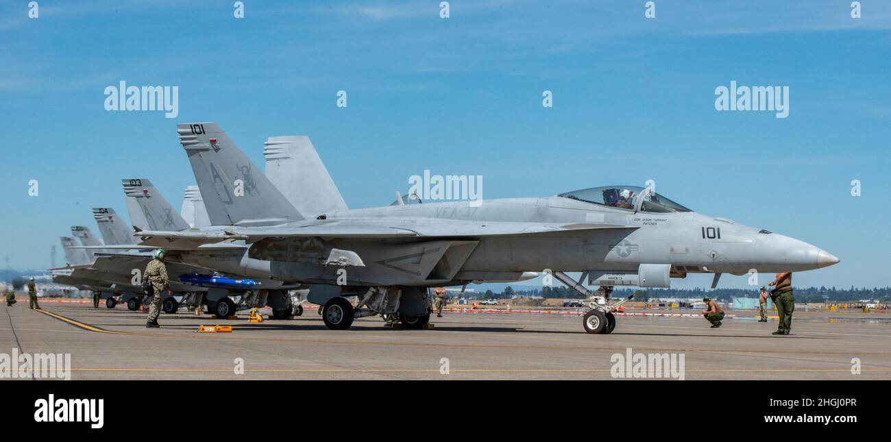 Strike fighter squadron vfa 37 hi-res stock photography and images - Alamy