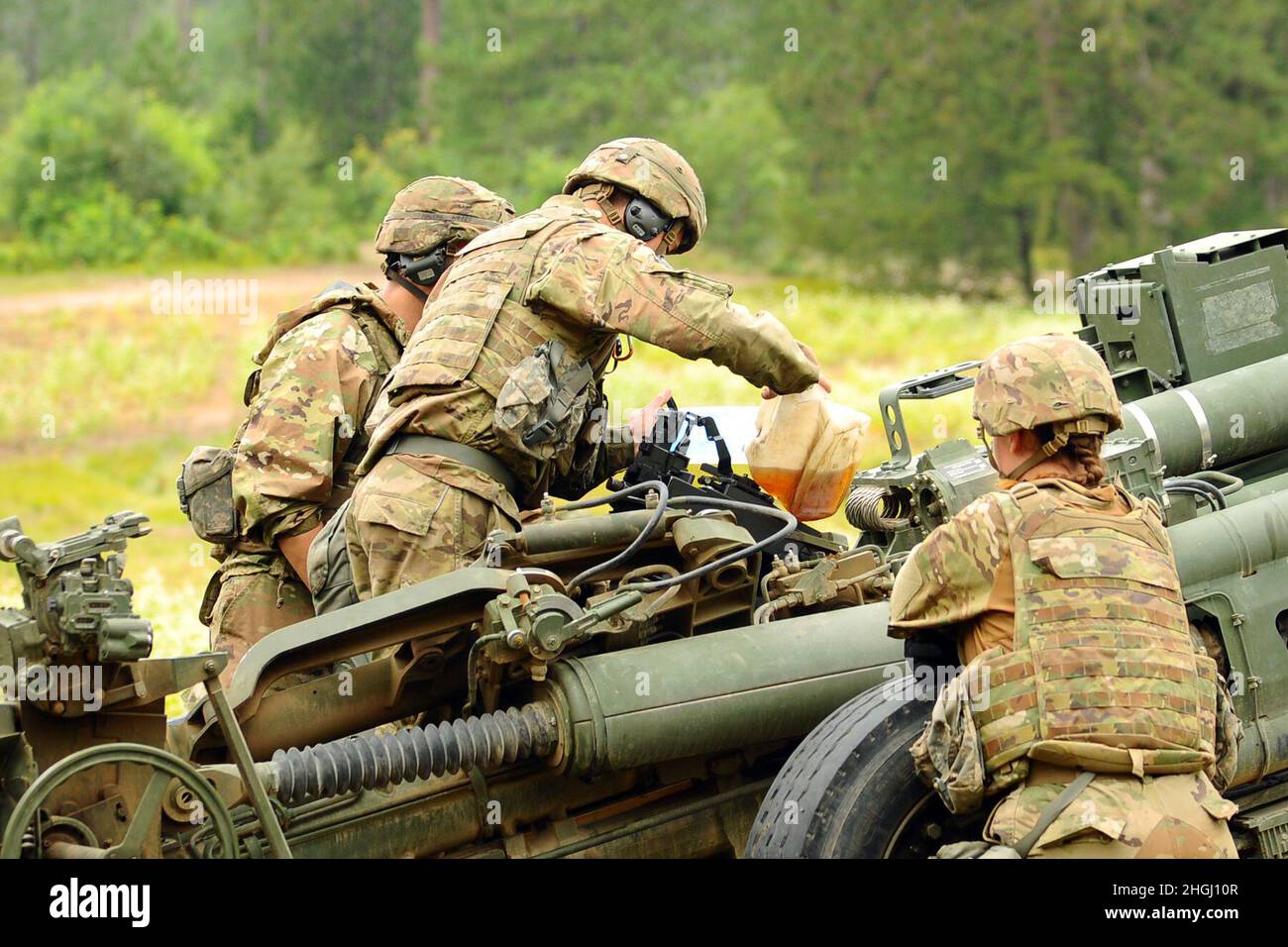 Soldiers with Charlie Battery, 1st Battalion, 119th Field Artillery ...