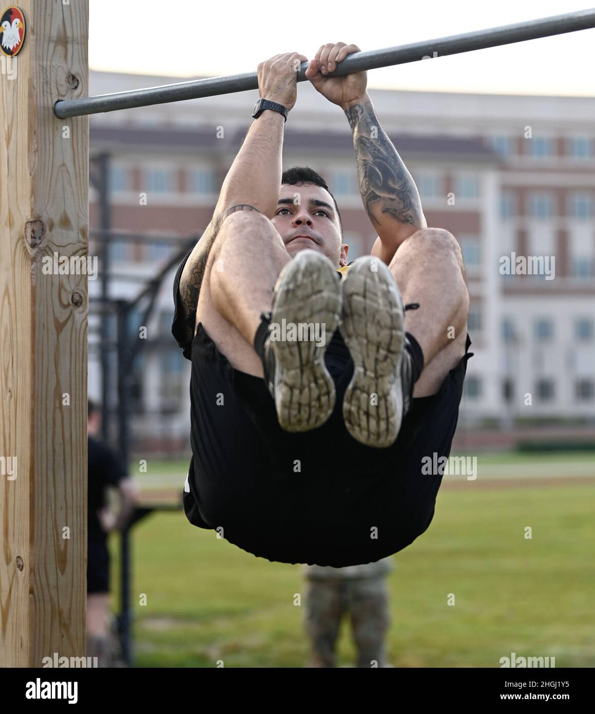 A Soldier assigned to the U.S. Army John F. Kennedy Special Warfare ...