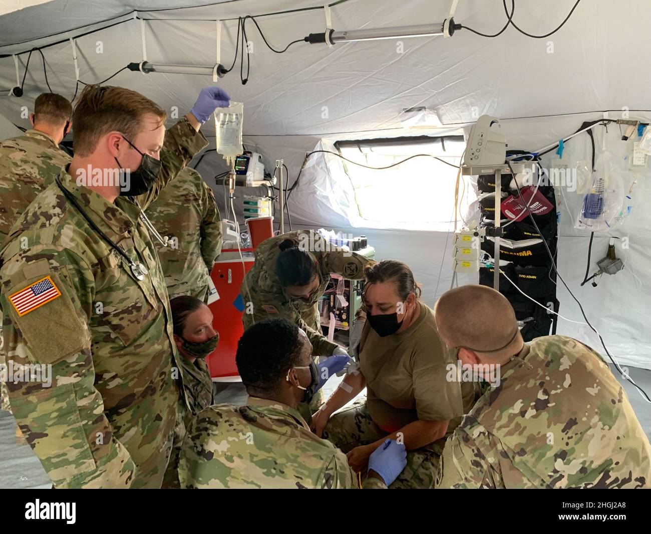U.S. Army Reserve Soldiers from the 18th Field Hospital, based in Fort ...