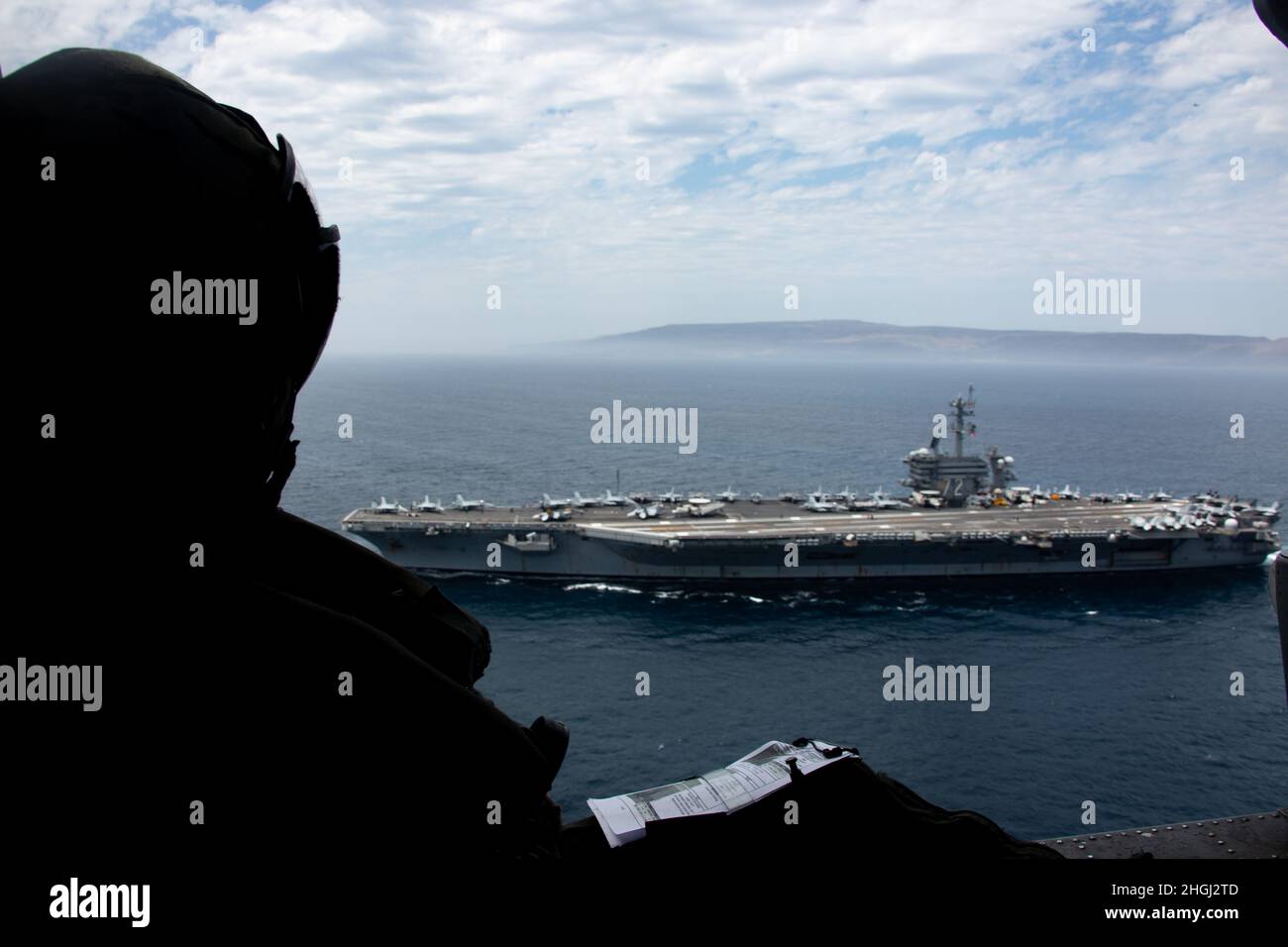 PACIFIC OCEAN (Aug. 11, 2021) Naval Aircrewman (Helicopter) 2nd Class ...