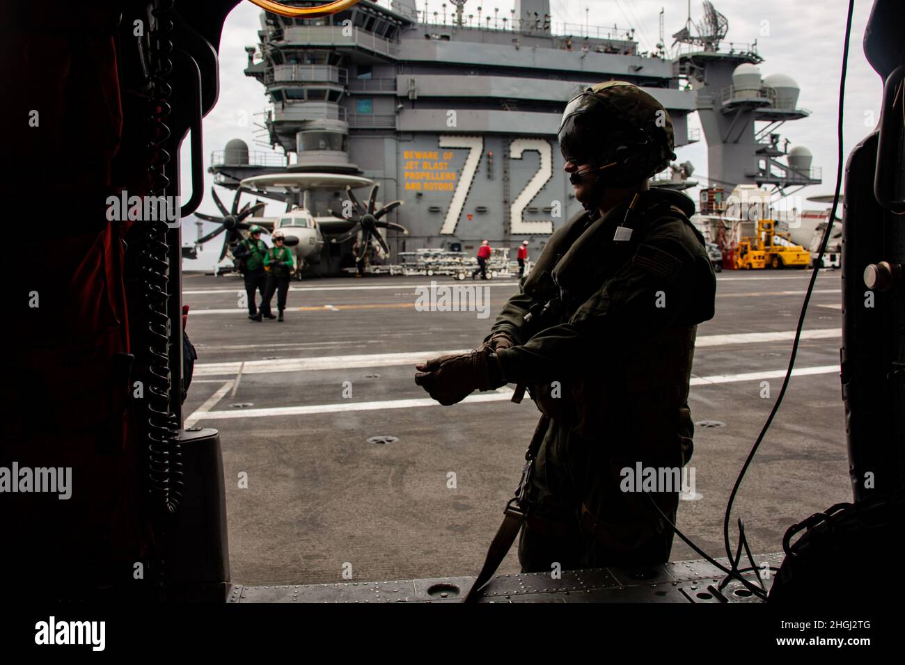 PACIFIC OCEAN (Aug. 11, 2021) Naval Aircrewman (Helicopter) 2nd Class ...