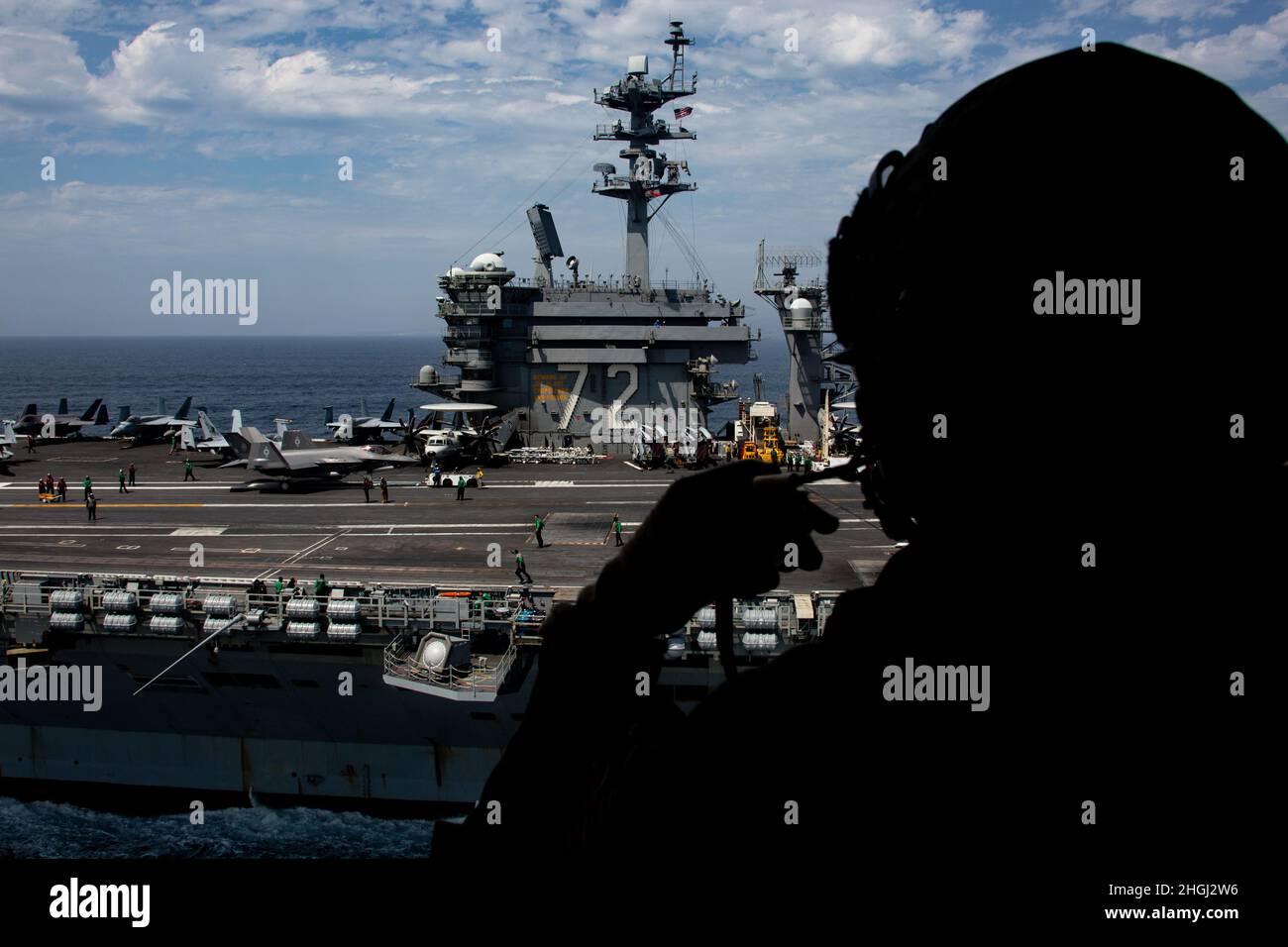 PACIFIC OCEAN (Aug. 11, 2021) Naval Aircrewman (Helicopter) 2nd Class ...
