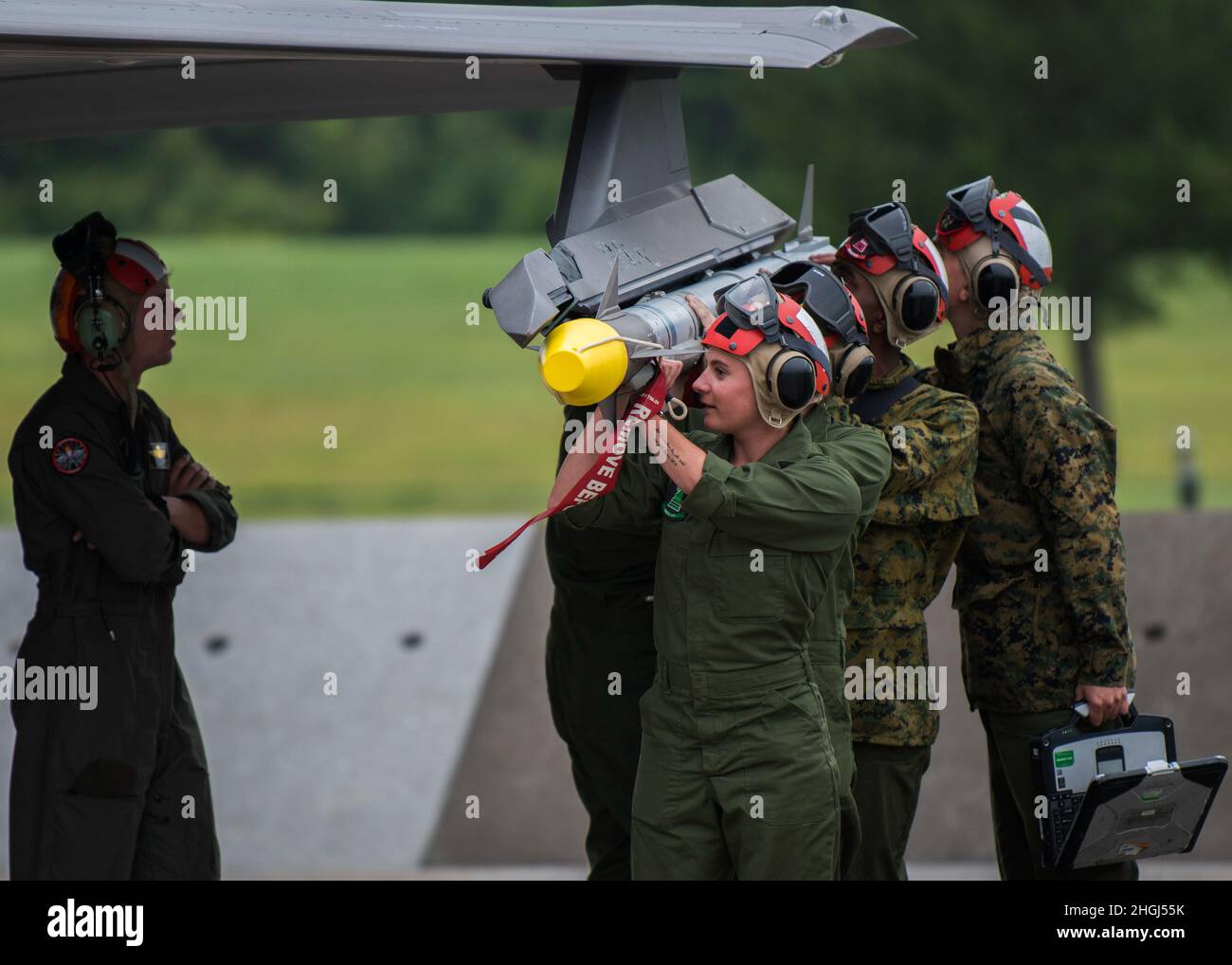 U.S. Marines with the "Green Knights" Marine Fighter Attack Squadron ...