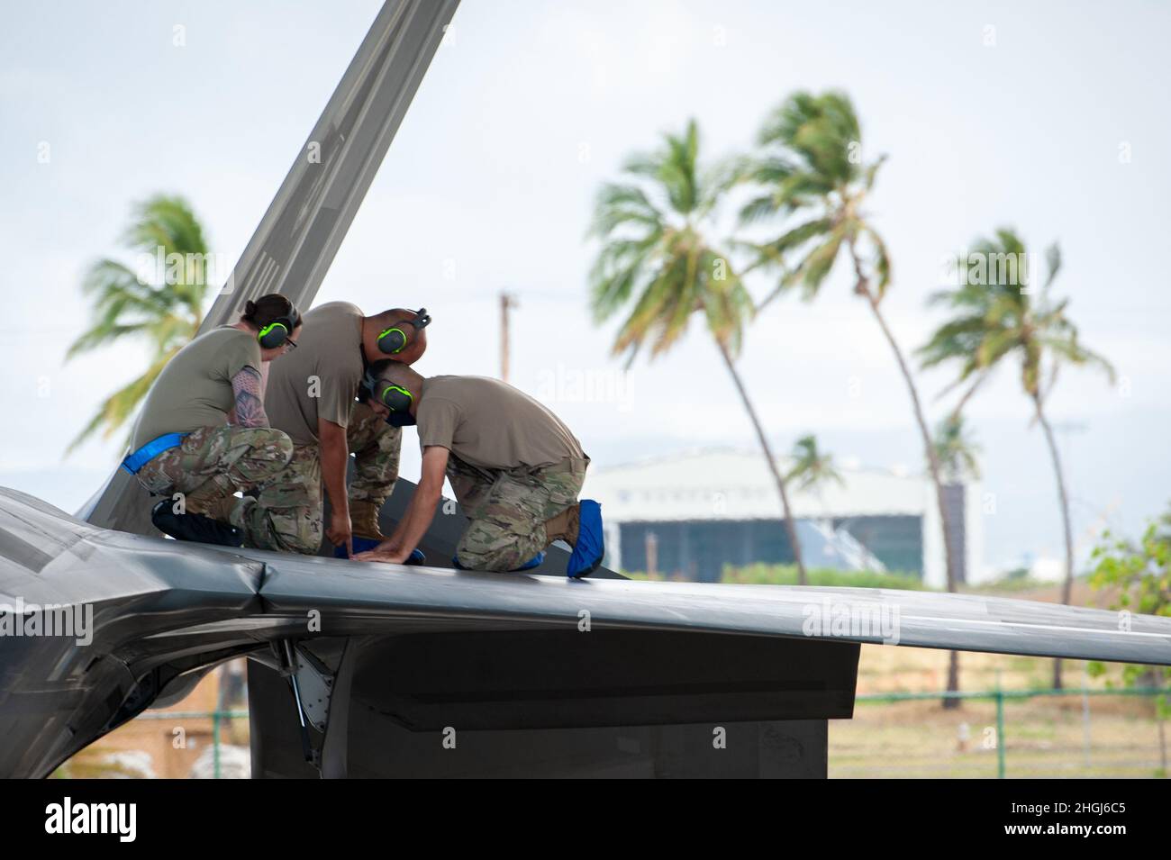 Total force Airmen from the 154th and 15th Maintenance groups service ...