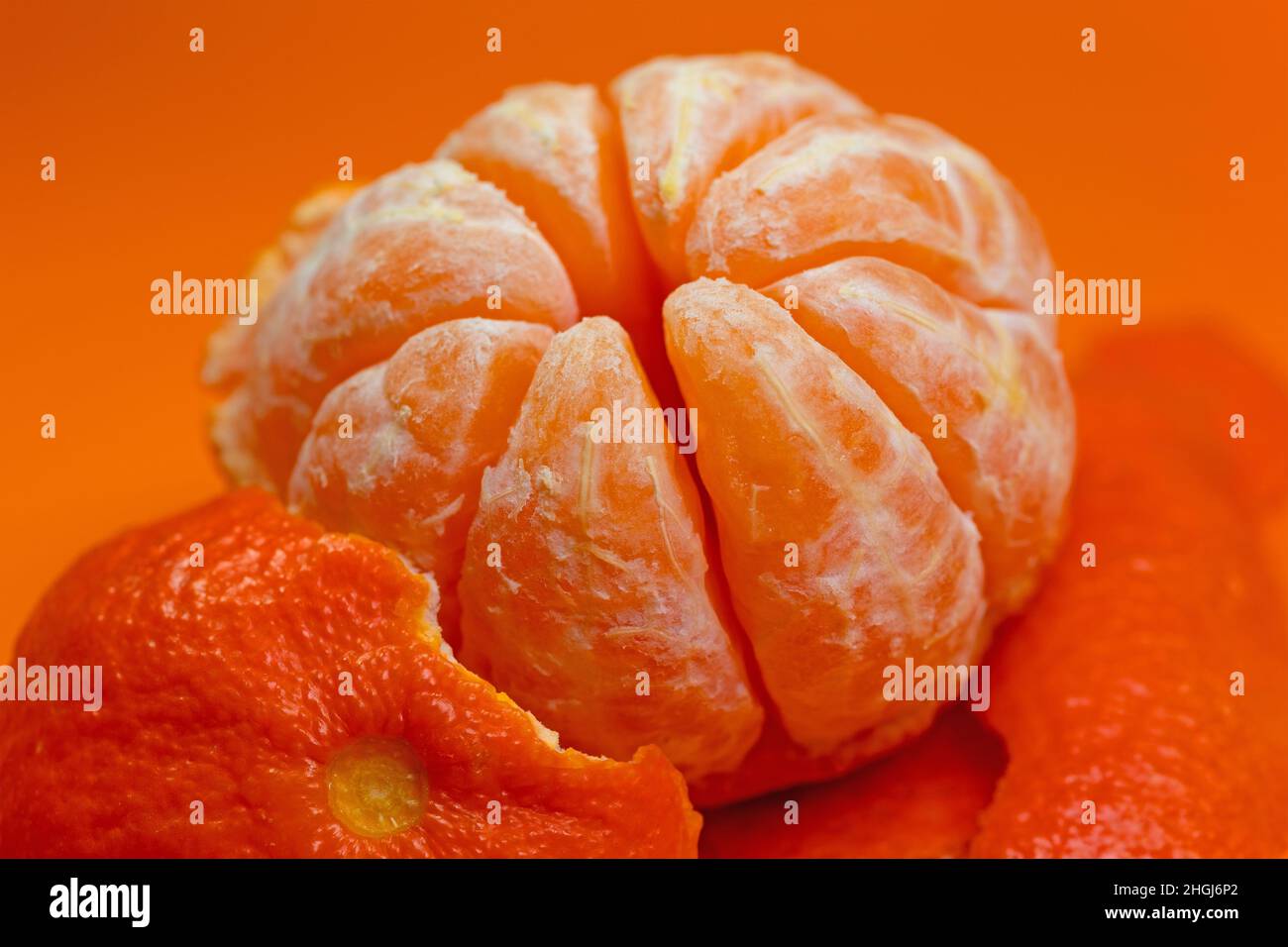 Mandarin segments in a close-up Stock Photo - Alamy