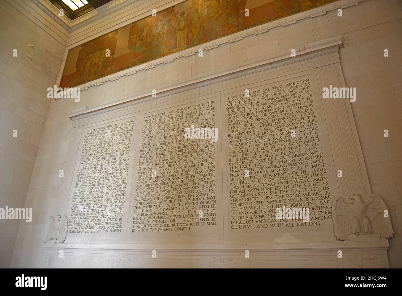 Lincoln's Second Inaugural Address inside Lincoln Memorial in ...