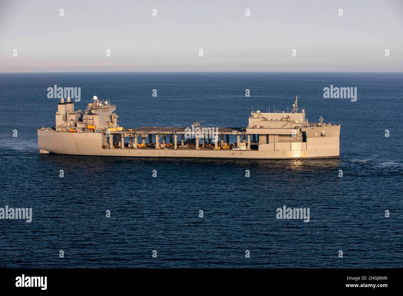 210813-N-LR905-12687 PACIFIC OCEAN (Aug. 13, 2021) – Expeditionary sea ...