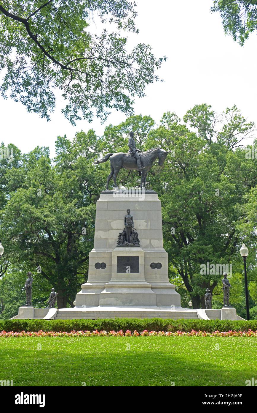 General William Tecumseh Sherman Monument next to White House in ...