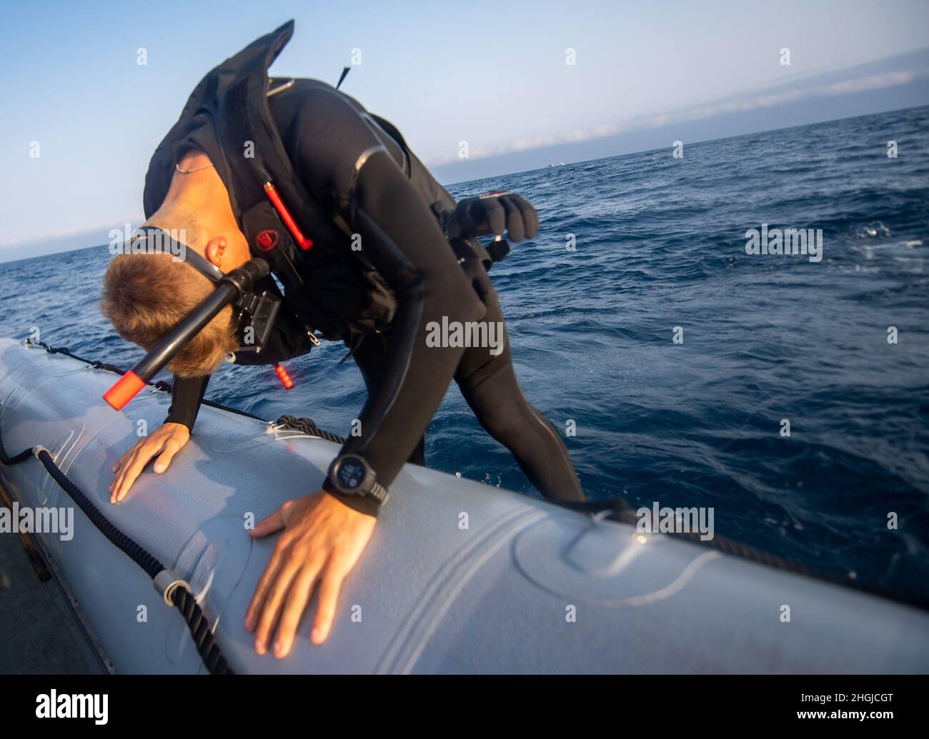 210817-N-WY048-1137 PACIFIC OCEAN (Aug. 17, 2021) – Information System ...