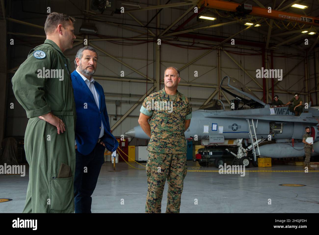 Texas Senator Ted Cruz speaks with Lt. Col. Jeremy Yauck, commanding ...