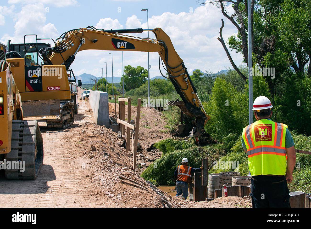 U.S. Army Corps of Engineers South Pacific Border District contractors ...