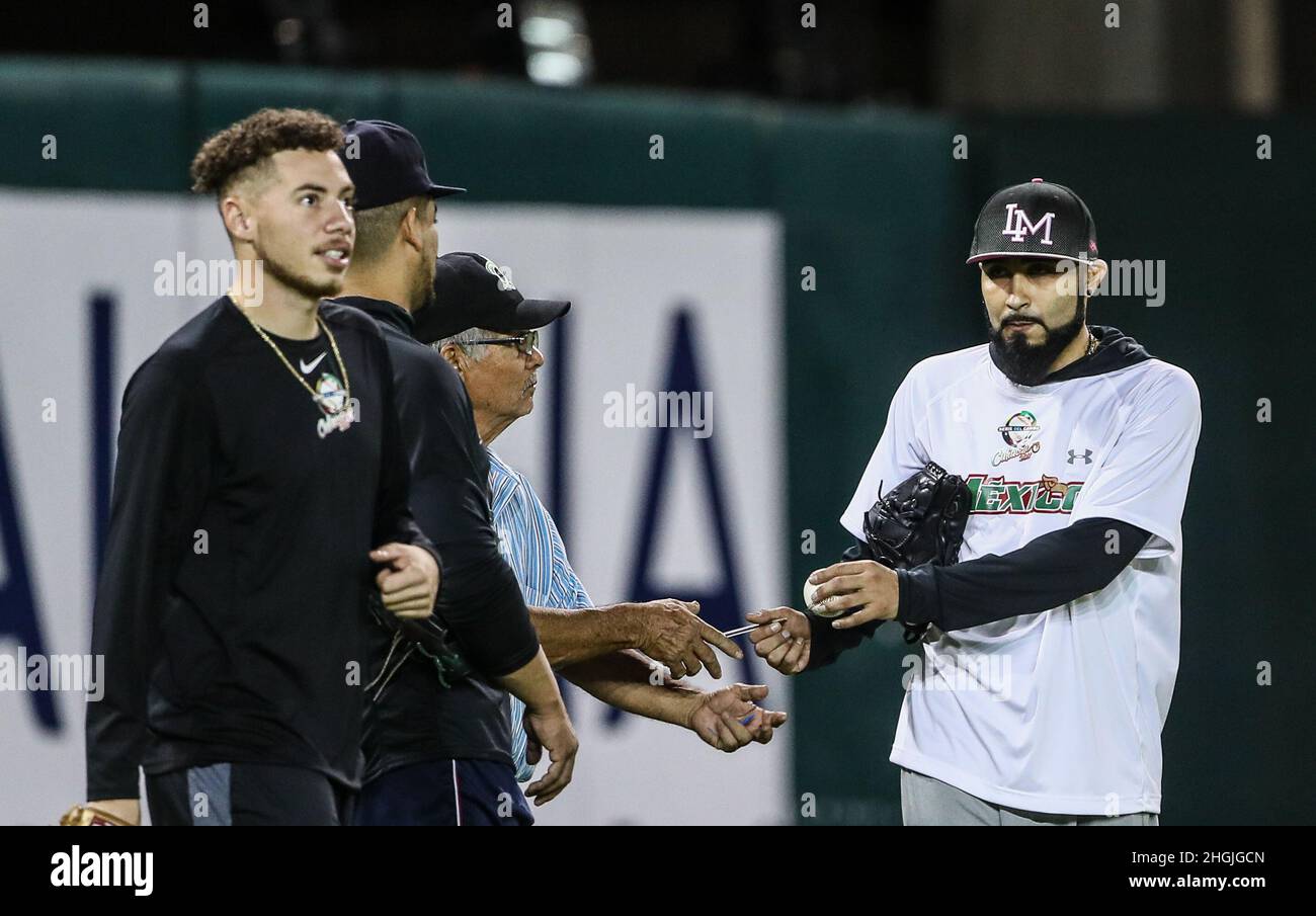 Sergio Romo de Mexico. Aspectos del nuevo estadio de Tomateros de ...