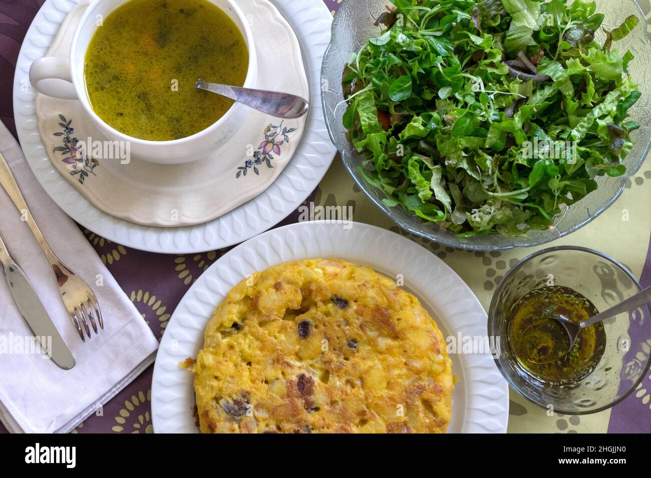 Spanish table setting traditional food hi-res stock photography and ...