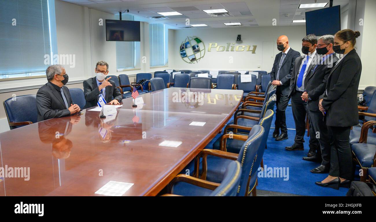 Dr colin kahl hi-res stock photography and images - Alamy