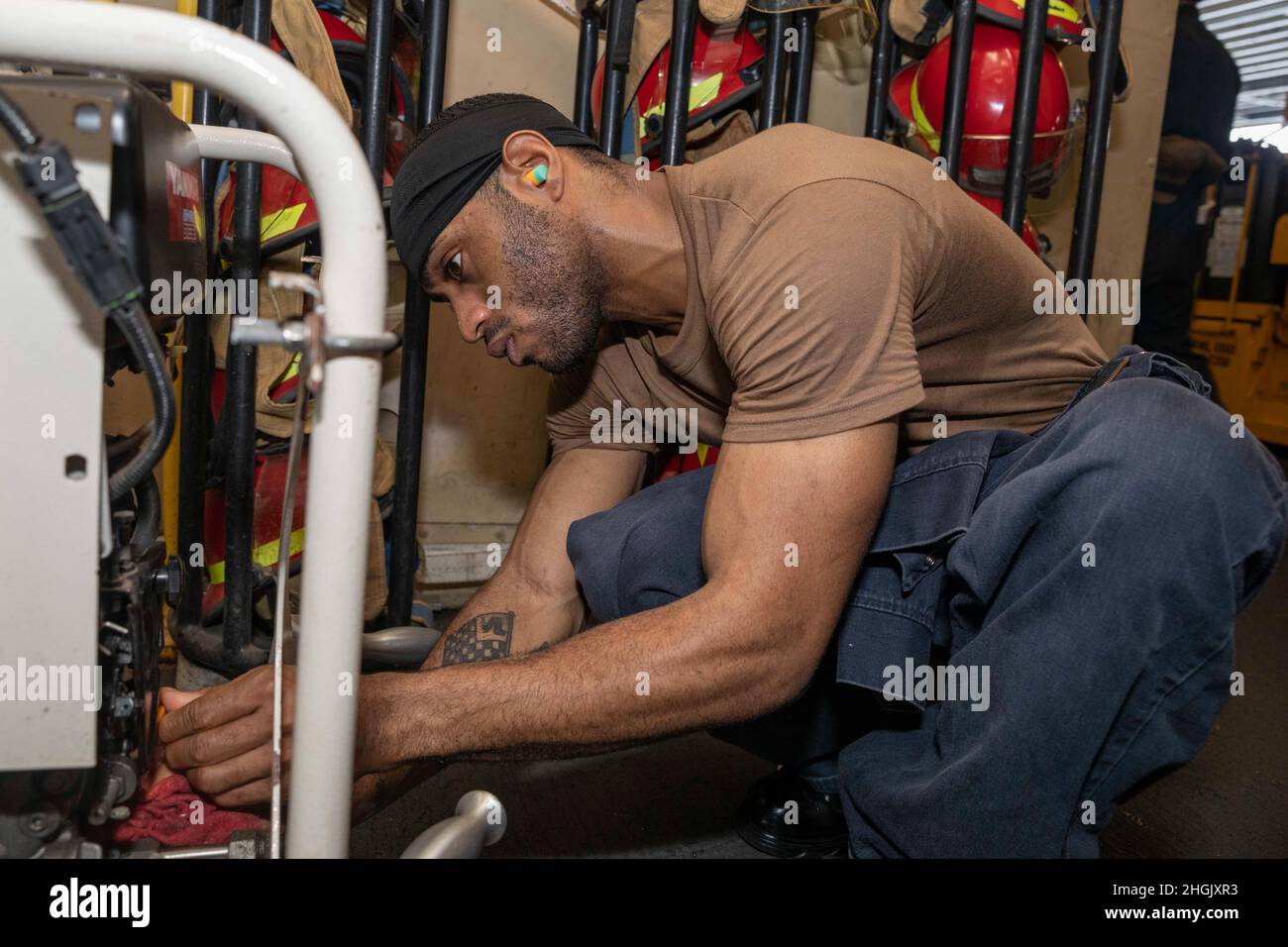 210825-N-LN075-1005 ARABIAN GULF (Aug. 25, 2021) Fireman Isaiah Webb ...