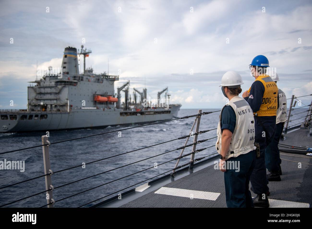 210826-N-MR124-1011 SOUTH CHINA SEA (Aug. 26, 2021) Sailors aboard ...
