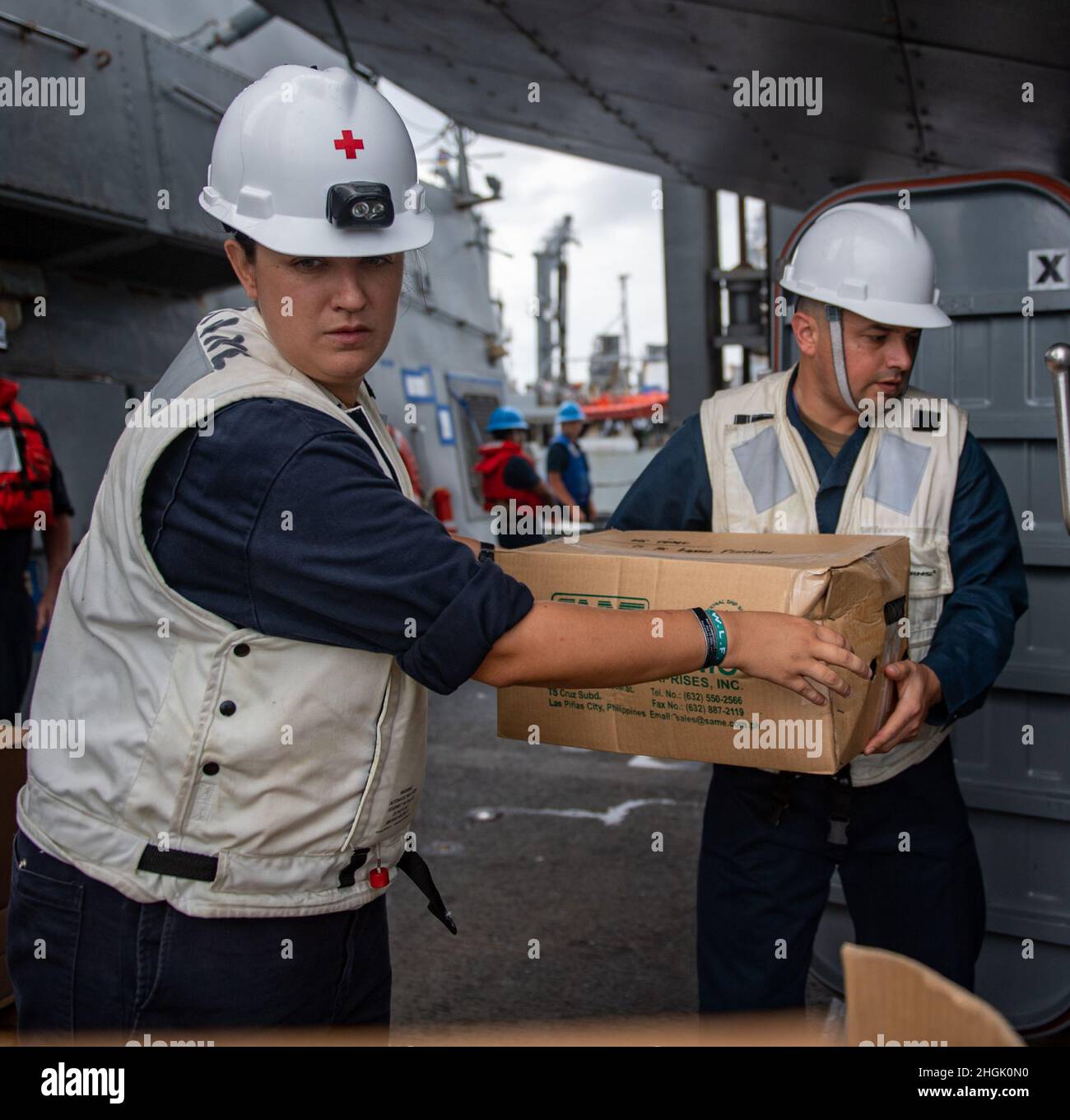 210826-N-MR124-1224 SOUTH CHINA SEA (Aug. 26, 2021) Sailors aboard ...