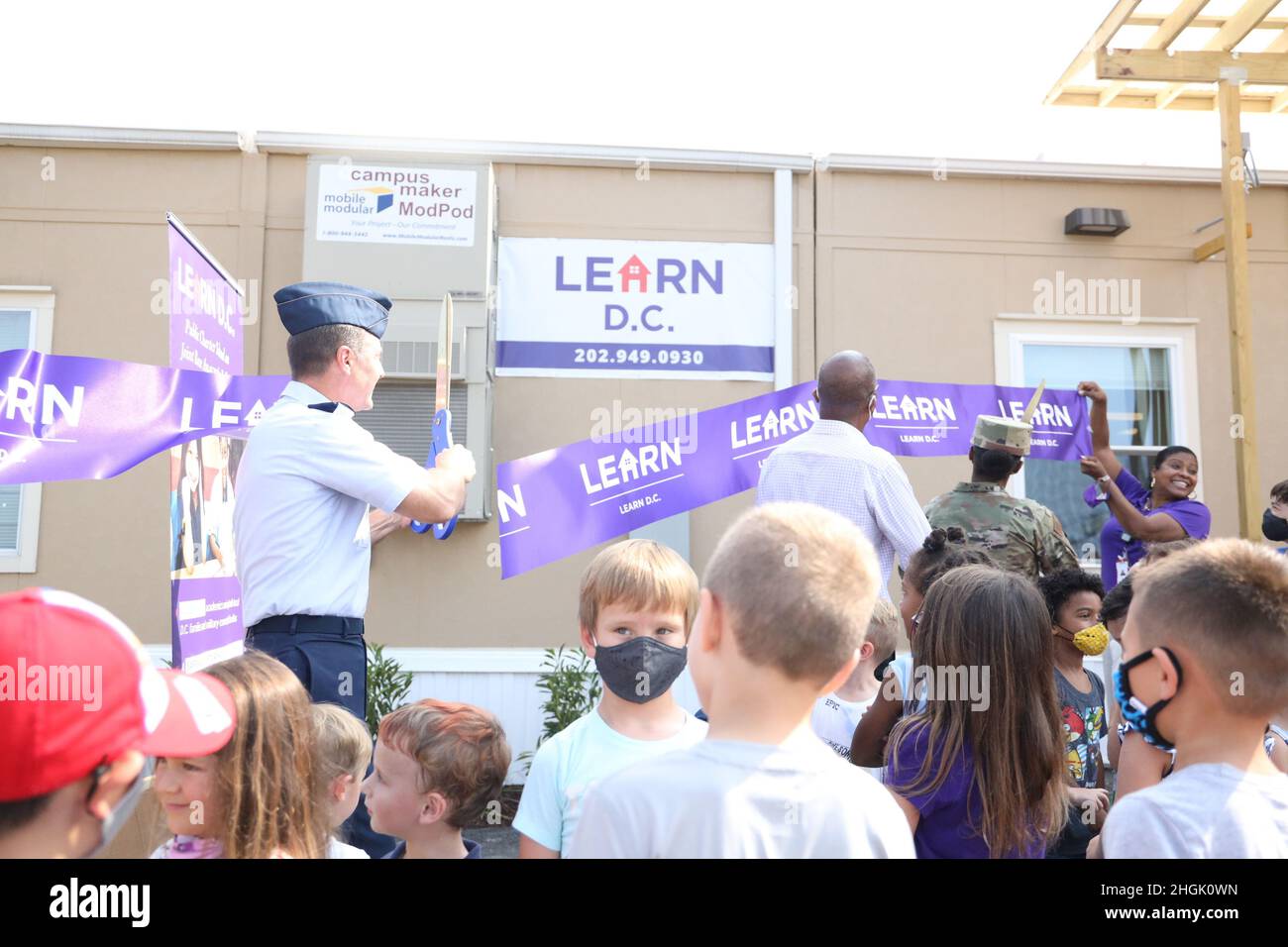 From left, U.S. Air Force Col. Mike Zuhlsdorf, Joint Base Anacostia ...