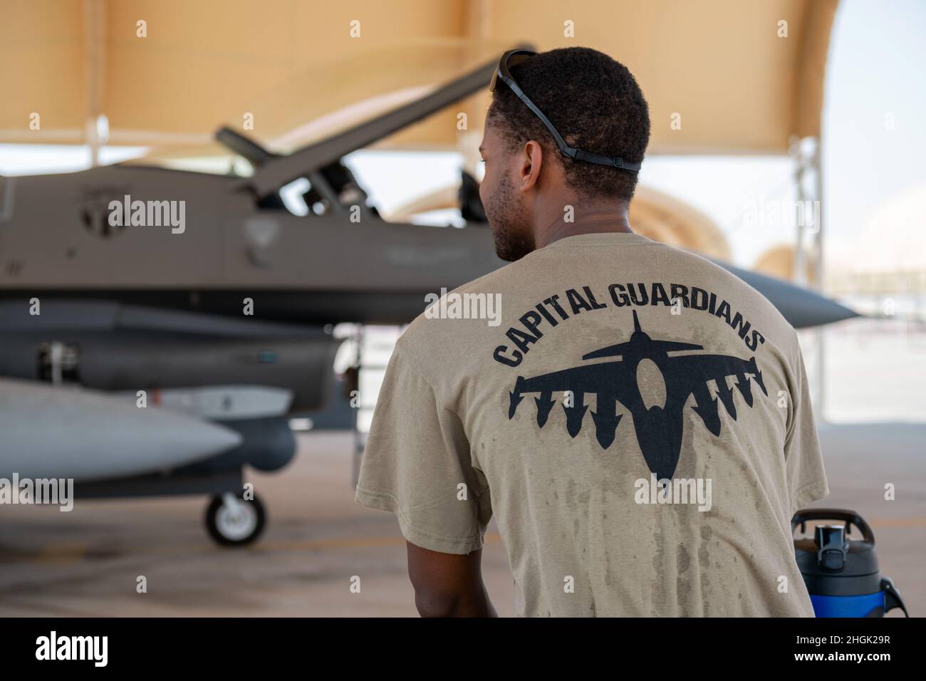 A U.S. Air Force crew chief with the 121st Expeditionary Fighter ...
